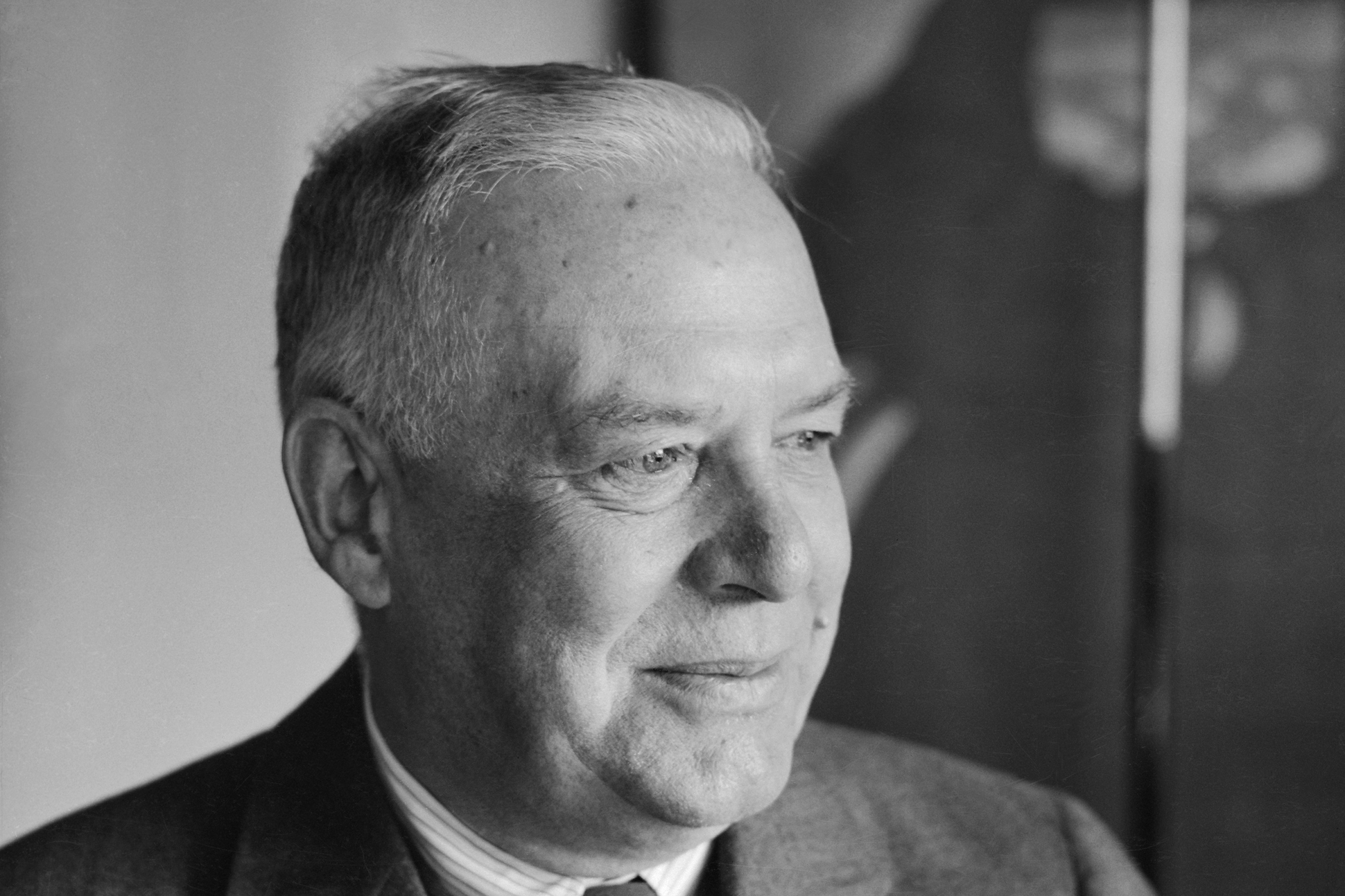 Of Modern Poetry by Wallace Stevens | Poetry Foundation