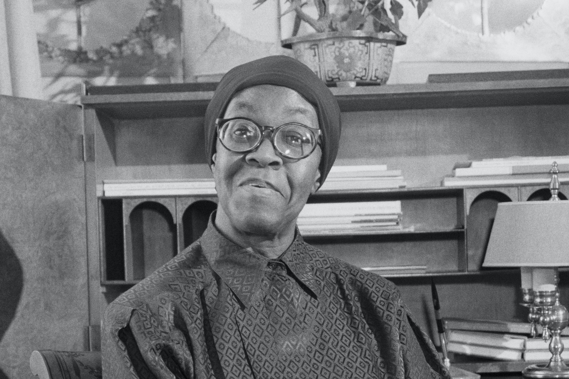 Gwendolyn Brooks: “kitchenette building” by… | Poetry Foundation